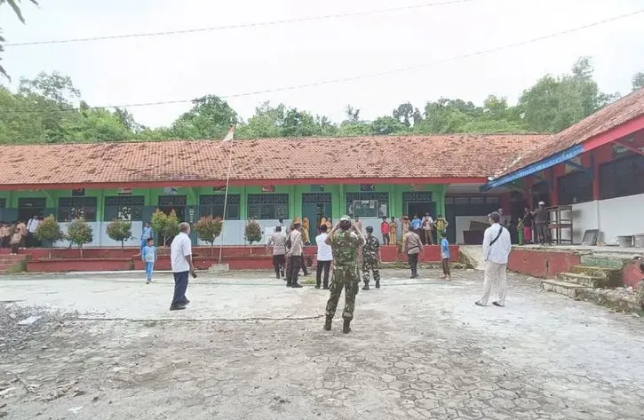 Kasihan Siswa Masih Ujian, Ahli Waris Urungkan Segel SDN Lerpak 2 ...